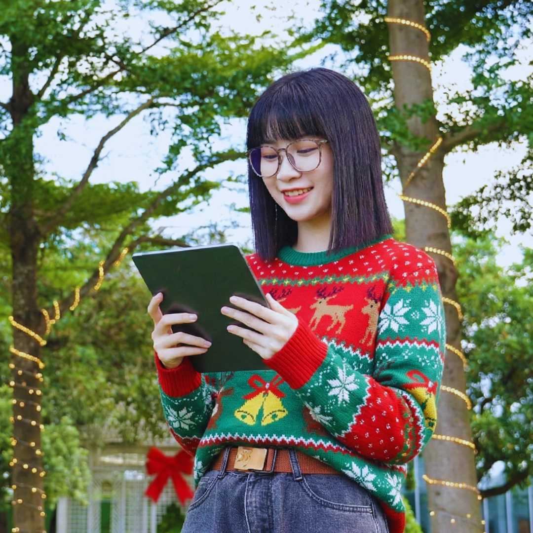 Eazeye Monitor 2 | 24" Naturally Frontlit RLCD Monitor – Eazeye®